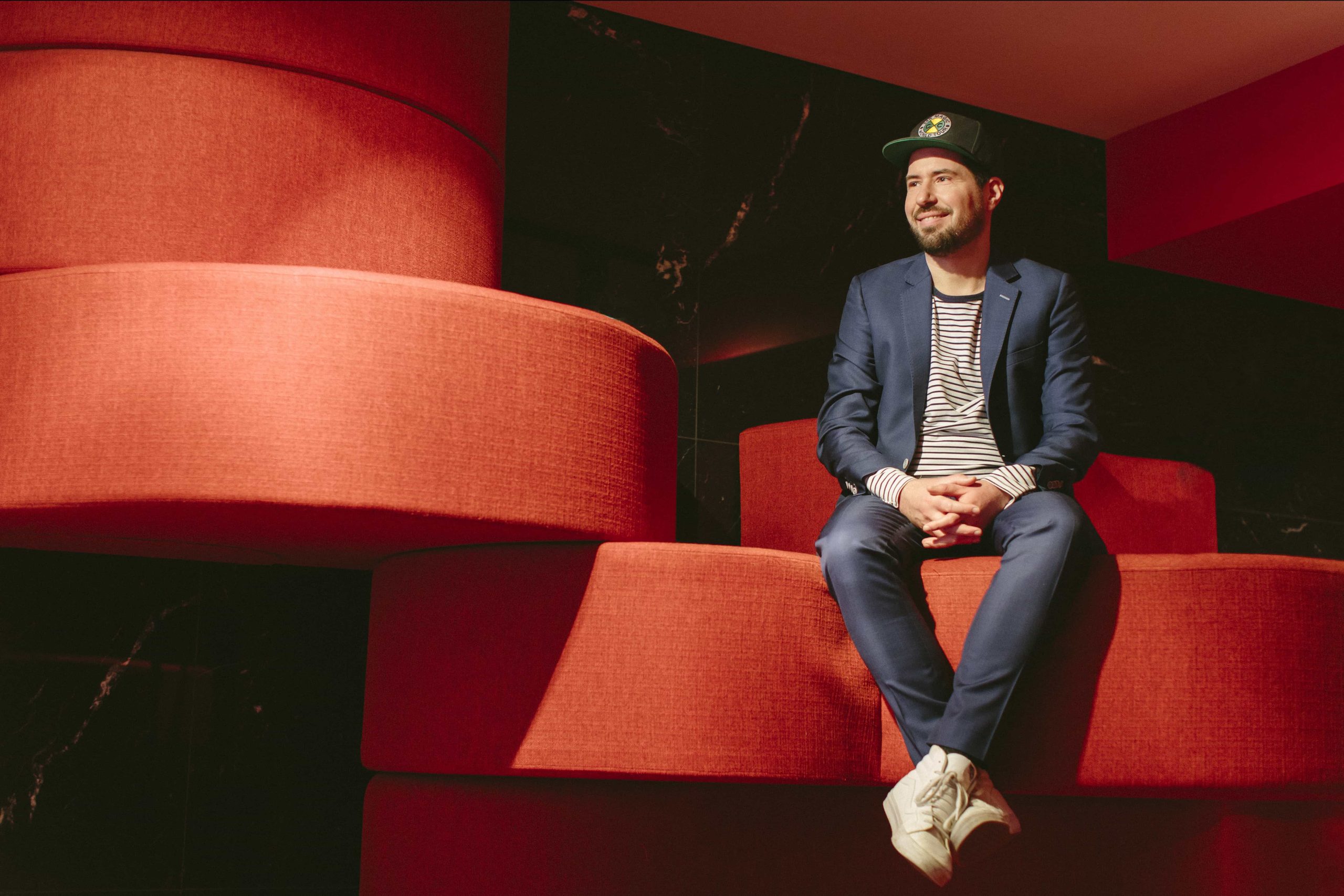 Weihnachtsfeier DJ: Für eine Party, die wirklich alle Gäste begeistert